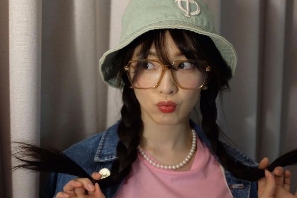 7 Inspirasi Gaya Rambut Poni Depan ala Idol KPop