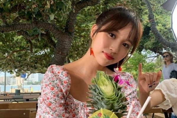 7 Inspirasi Gaya Rambut Poni Depan ala Idol KPop