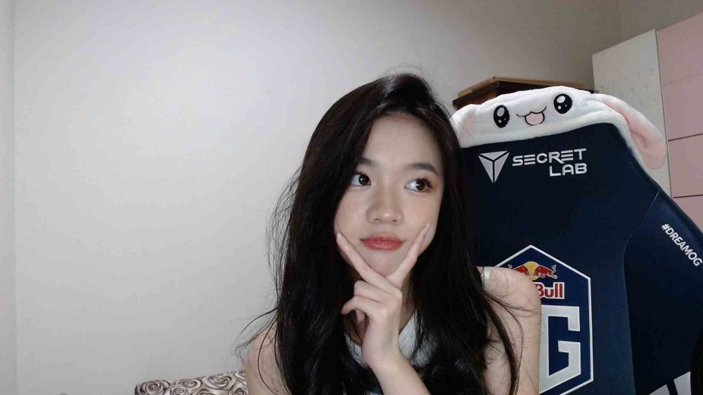 10 Potret Jesslyn JKT48 yang Semakin Dewasa di Usia 22 Tahun