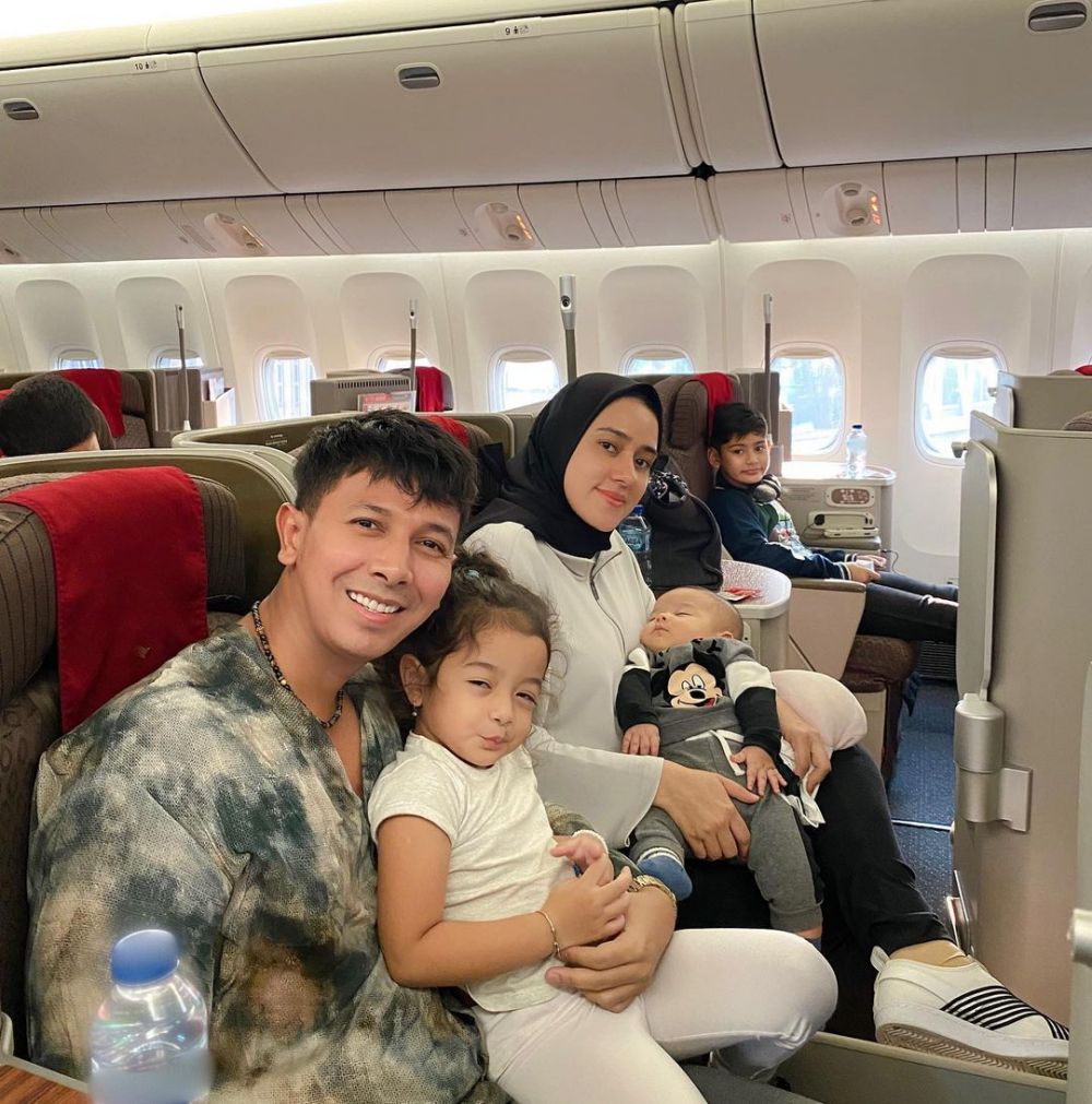 10 Momen Liburan Fairuz A Rafiq di Bali