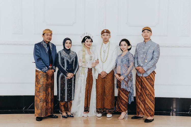 9 Pasang Kakak Adik Artis Yang Menikah Di Waktu Berdekatan