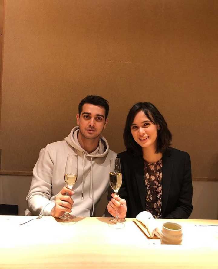 10 Potret Fachri Albar & Renata Kusmanto, Selalu Serasi!