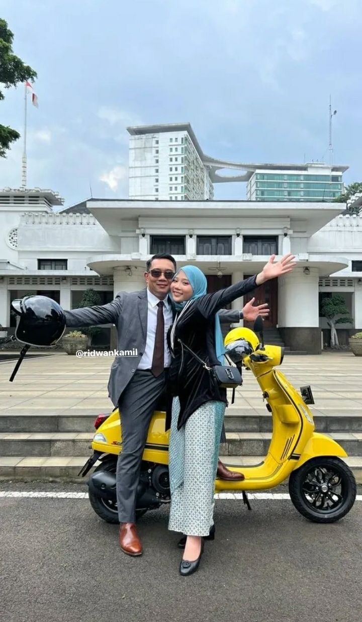 10 Potret Zara, Putri Ridwan Kamil yang Baru Lulus SMA 10 Potret Zara, Putri Ridwan Kamil yang Baru Lulus SMA