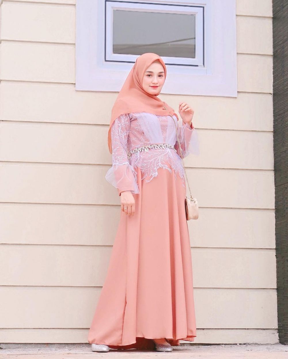 9 Potret Style Cewek Kue Ala Influencer Hijab