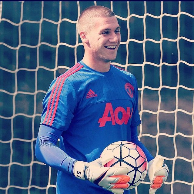 5 Kiper Top yang Jadi Cadangan David De Gea di MU