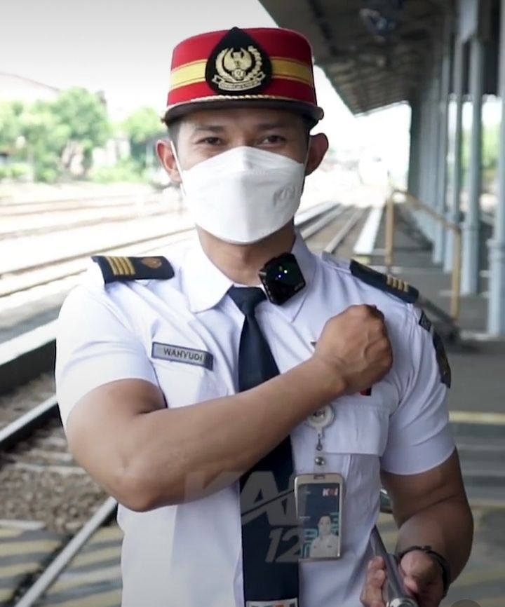 Fakta Pet Merah dan Eblek yang Dipakai Pengatur Perjalanan