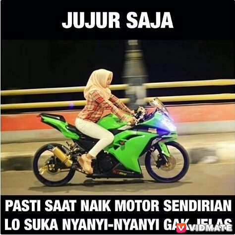 10 Meme Kocak Naik Motor Ini Relate, Pernah Mengalami?