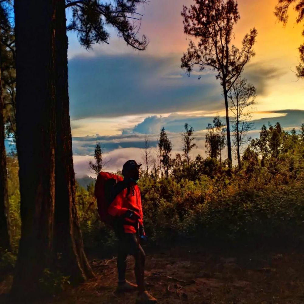 9 Potret Gunung Butak Malang, Rangkaian Putri Tidur Menawan