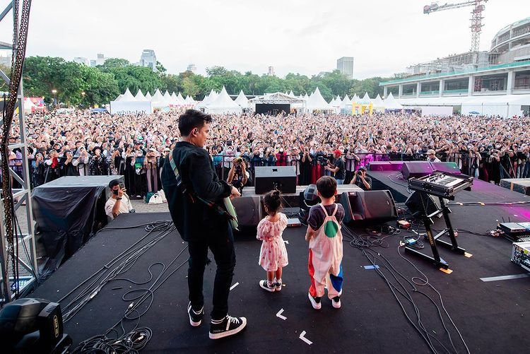 Momen Niko Al Hakim Manggung, Xabiru dan Chava Ikut Tampil