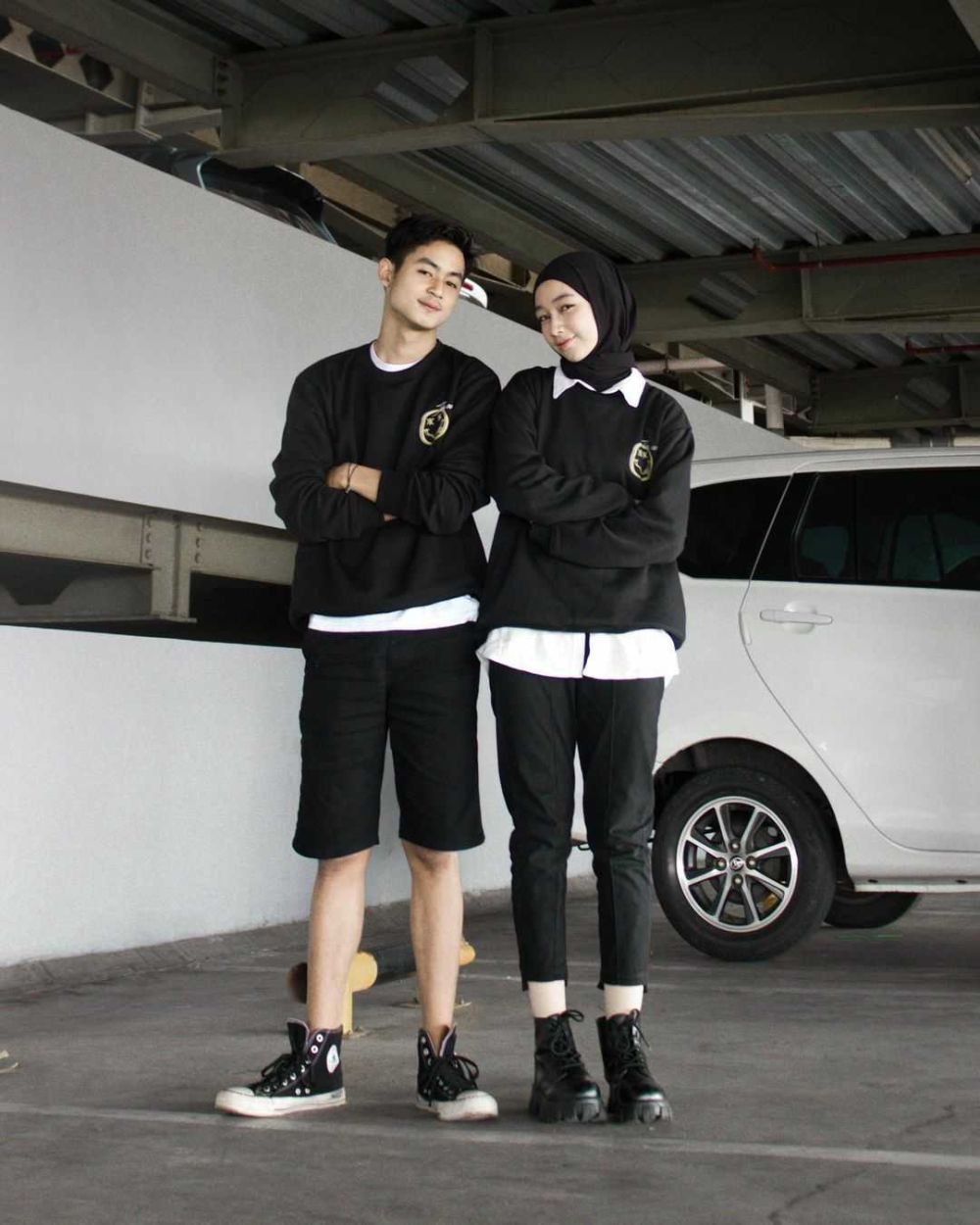 9 Ide OOTD Couple ala Selebgram Ken dan Ona, Cute Abis!