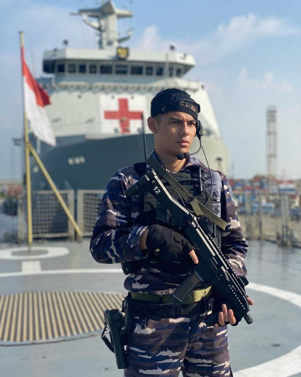 Shandy William Pakai Seragam TNI-AL Main di Bintang Samudera