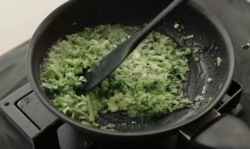 Cara Membuat Nasi Telur Ceplok ala Devina Hermawan, Simpel! Cara Membuat Nasi Telur Ceplok ala Devina Hermawan, Simpel!