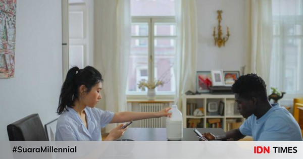 5 Cara Kurangi Rasa Kecewa pada Pasangan, Dengarkan Dia