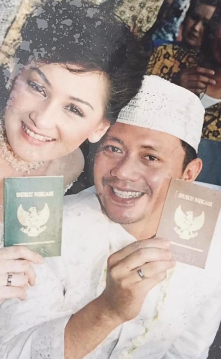 Momen Mona Ratuliu dan Indra Brasco Rayakan 2 Dekade