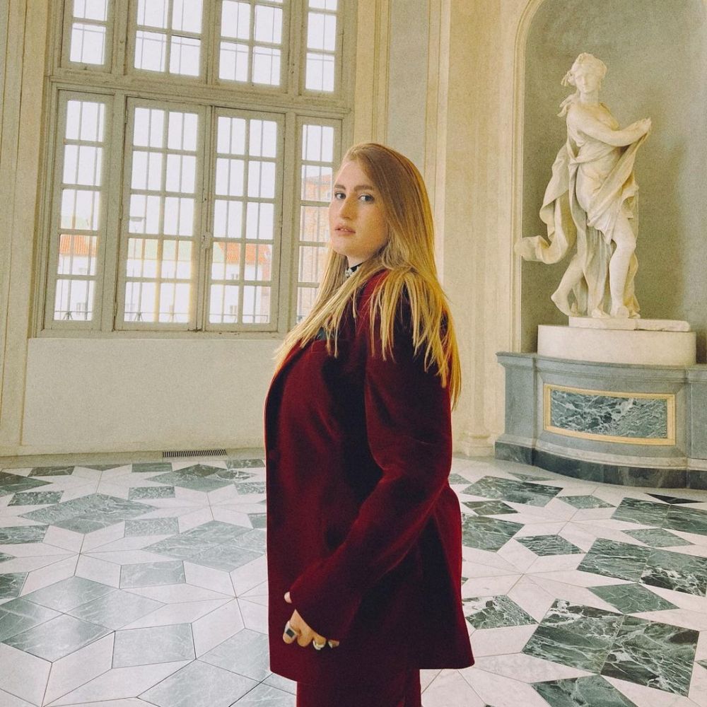 Rosa Linn, Pelantun Single Snap yang Viral di TikTok