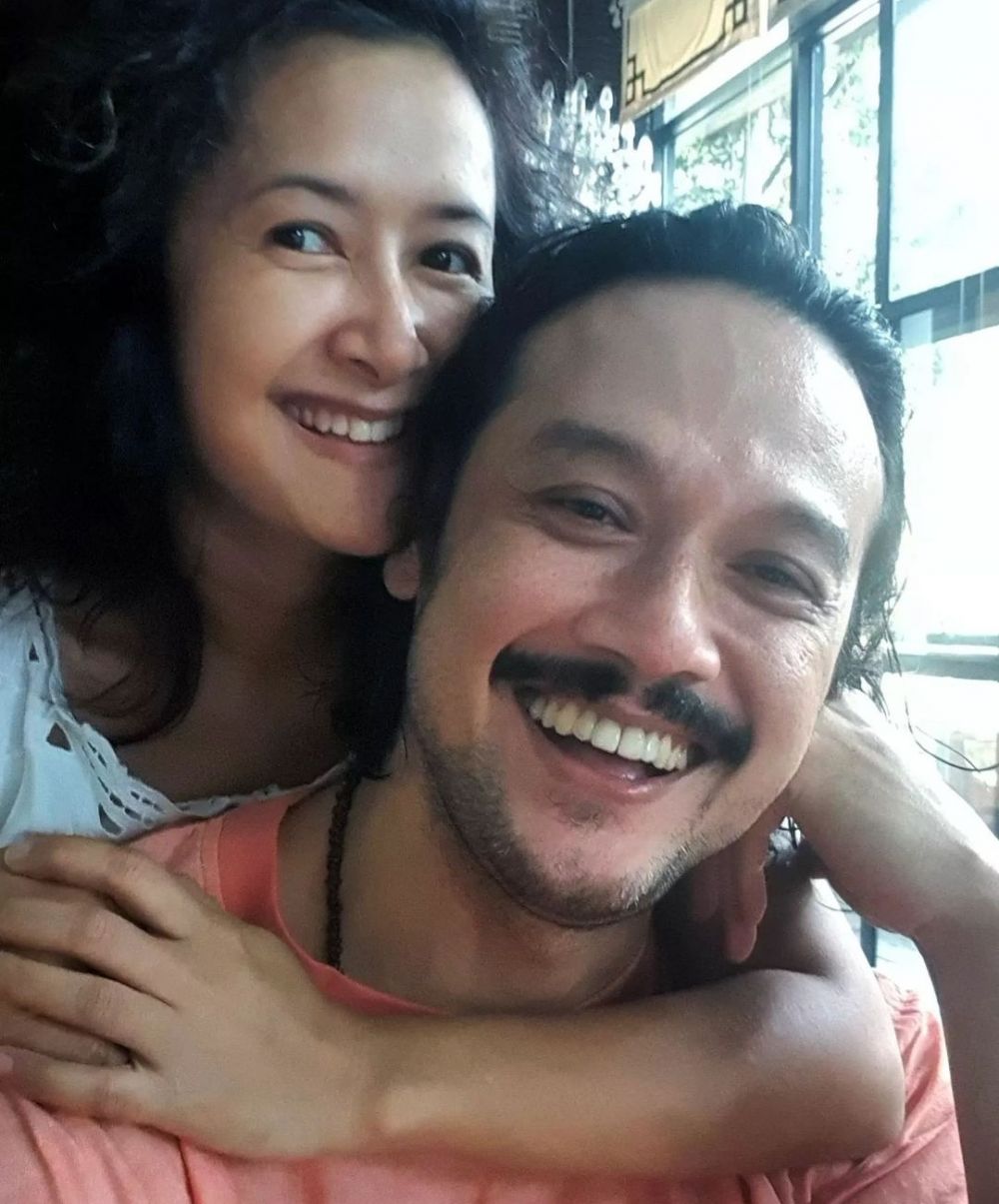 9 Potret Bucin Dwi Sasono dan Widi Mulia, bak Masih Pacaran