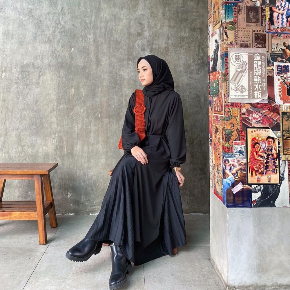 OOTD dengan Dress Hitam ala Irna Faradila
