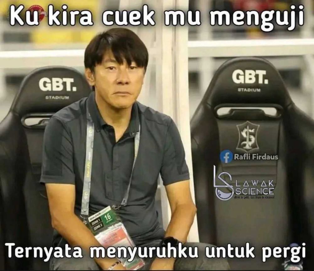 9 Meme Kisah Cinta yang Bikin Ngenes, Harap Bersabar, ya!