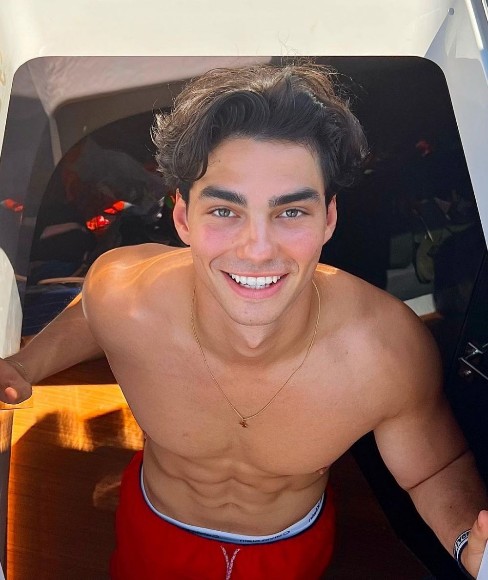 11 Potret Jacob Rott, Content Creator Populer di TikTok