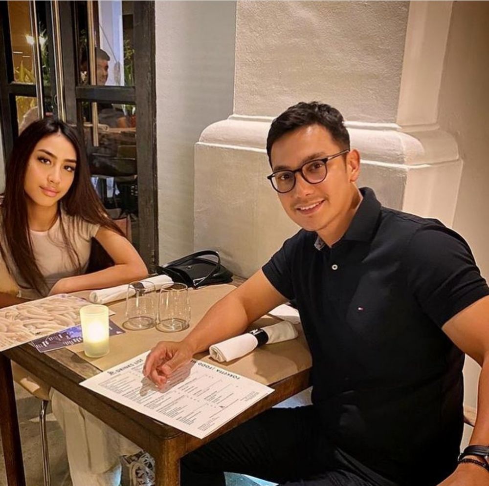 9 Potret Kompak Keluarga Kecil Aktor Gunawan