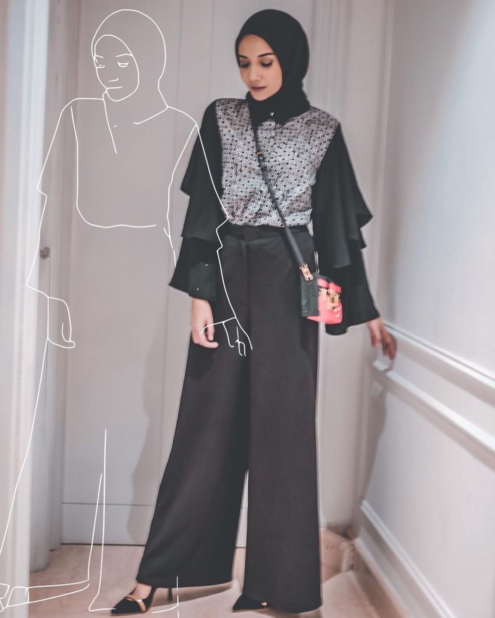 10 Ide Outfit Monokrom untuk ke Kantor ala Zaskia Sungkar