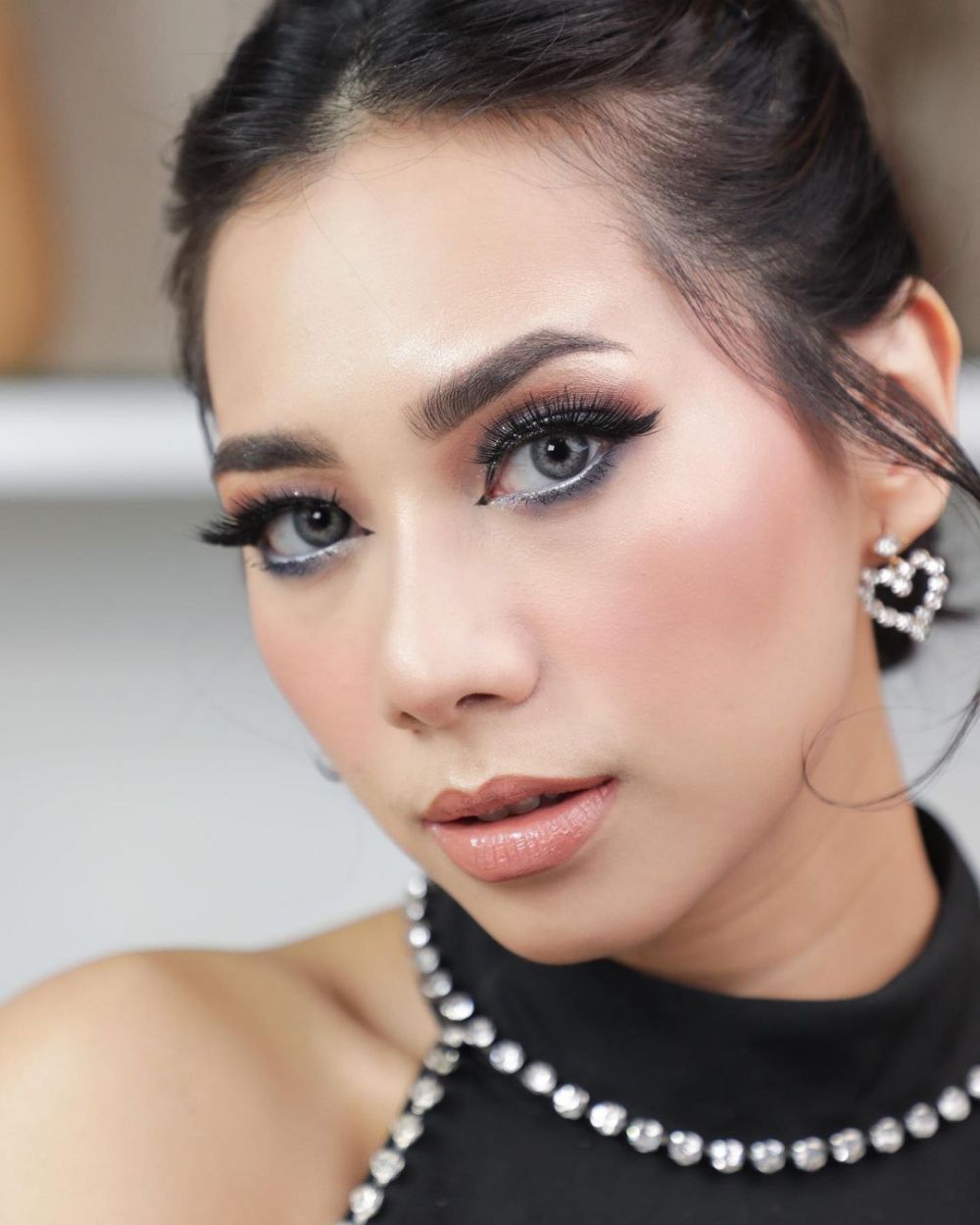 Arab Inspired Makeup | Saubhaya Makeup