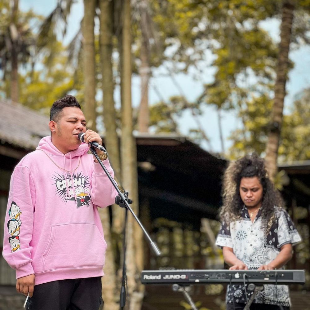 Fakta Mario G. Klau, Pelantun 'Semata Karenamu' yang Viral