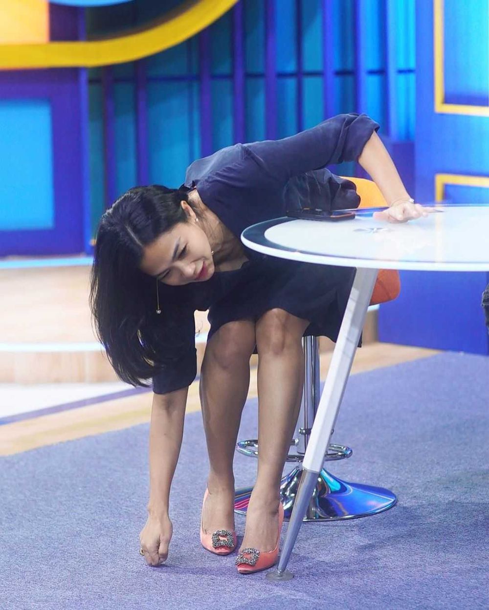 10 Potret Kocak Feni Rose di Kursi Program Rumpi, Gak Jaim!