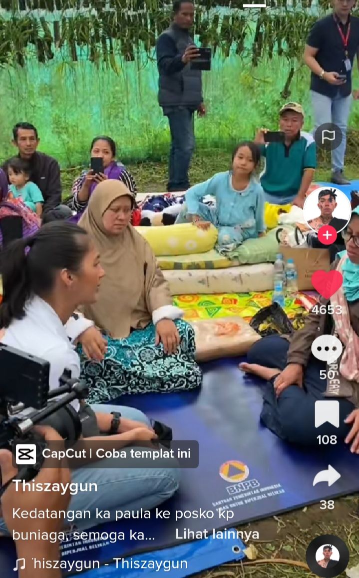 Potret Paula Verhoeven Datangi Posko Pengungsi Gempa Cianjur Potret Paula Verhoeven Datangi Posko Pengungsi Gempa Cianjur