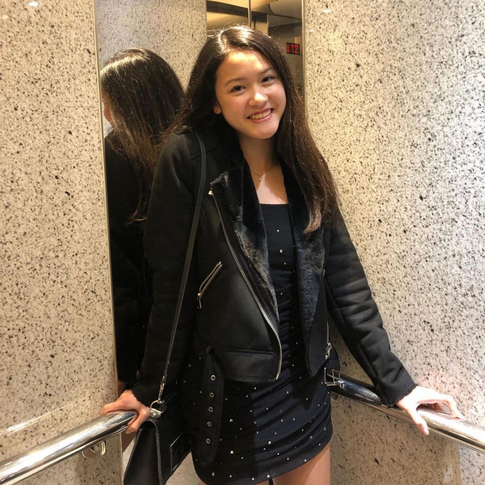 Potret Isabella Wei, Dancer Hongkong di Serial Netflix 1899