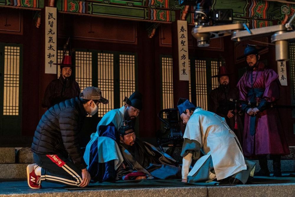 10 Potret Pemain Film The Owl di Balik Layar