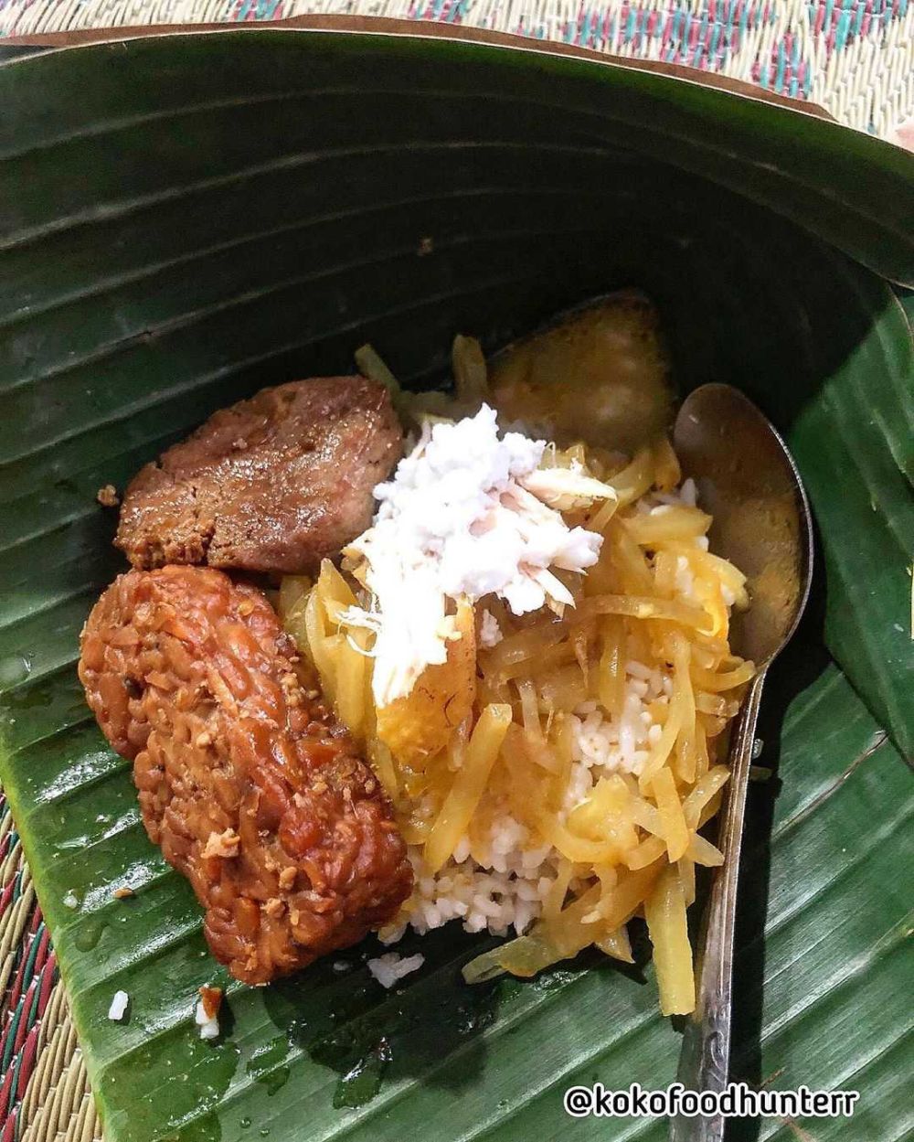 5 Tempat Makan Nasi Liwet di Solo yang Buka Malam Hari