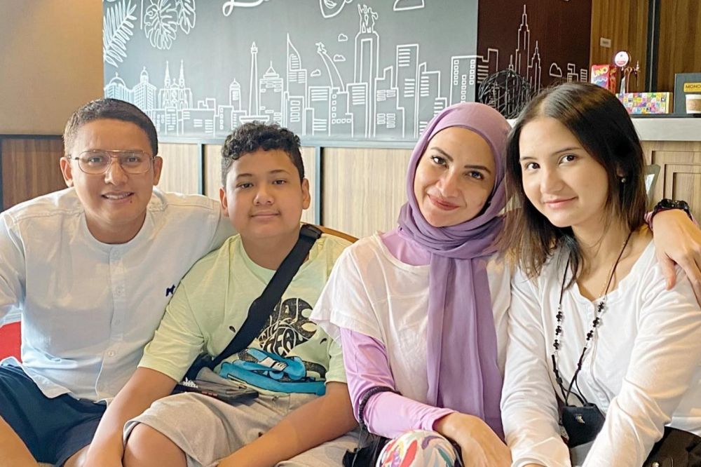 Kedekatan Natalie Sarah dan Putri Sulungnya