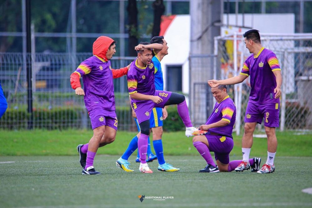 Raffi Ahmad Main Sepak Bola Bareng Selebritis FC Raffi Ahmad Main Sepak Bola Bareng Selebritis FC