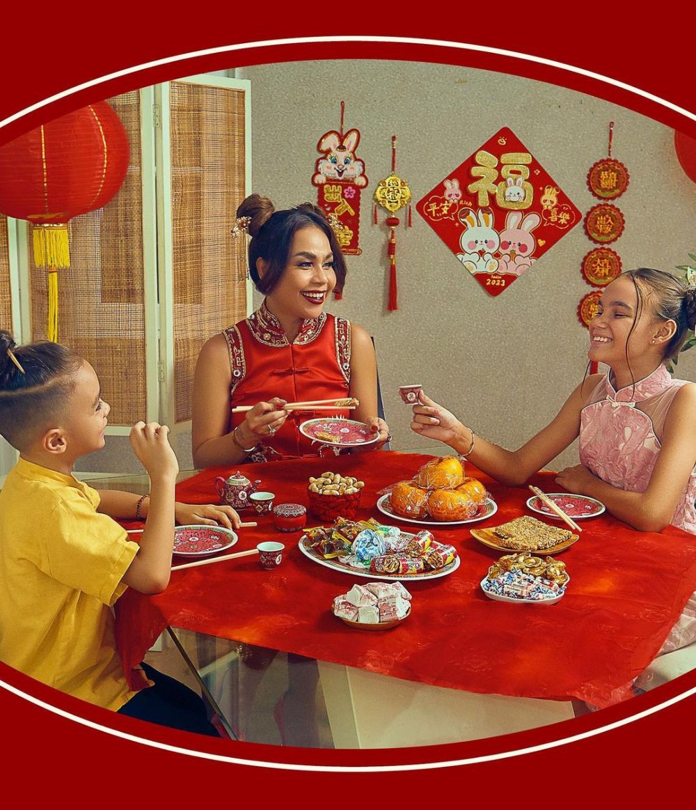 9 Artis dan Selebgram Indonesia yang Photoshoot Tema Imlek