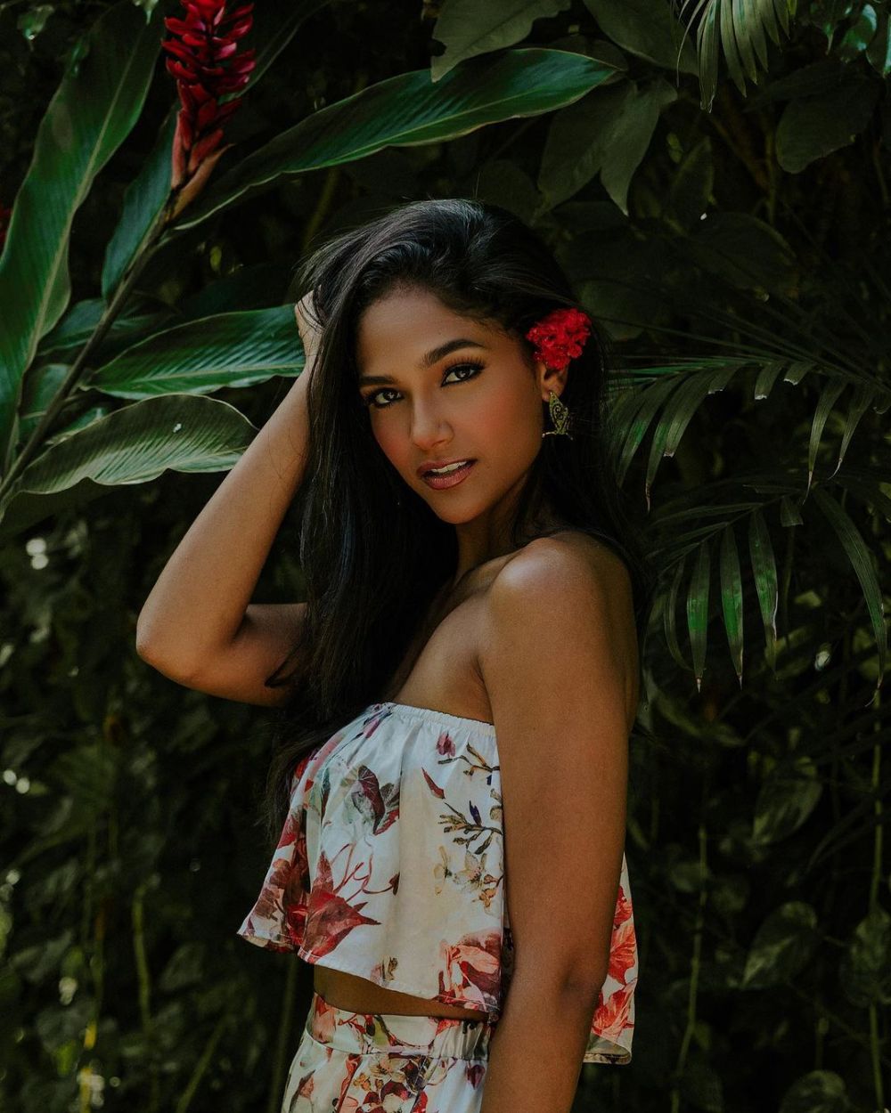 9 Potret Kiara Arends Miss Universe Aruba 2022, Memesona!