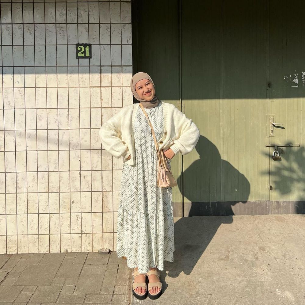 10 Gaya Outfit Hijab untuk Hangout Simpel Gampang Disontek