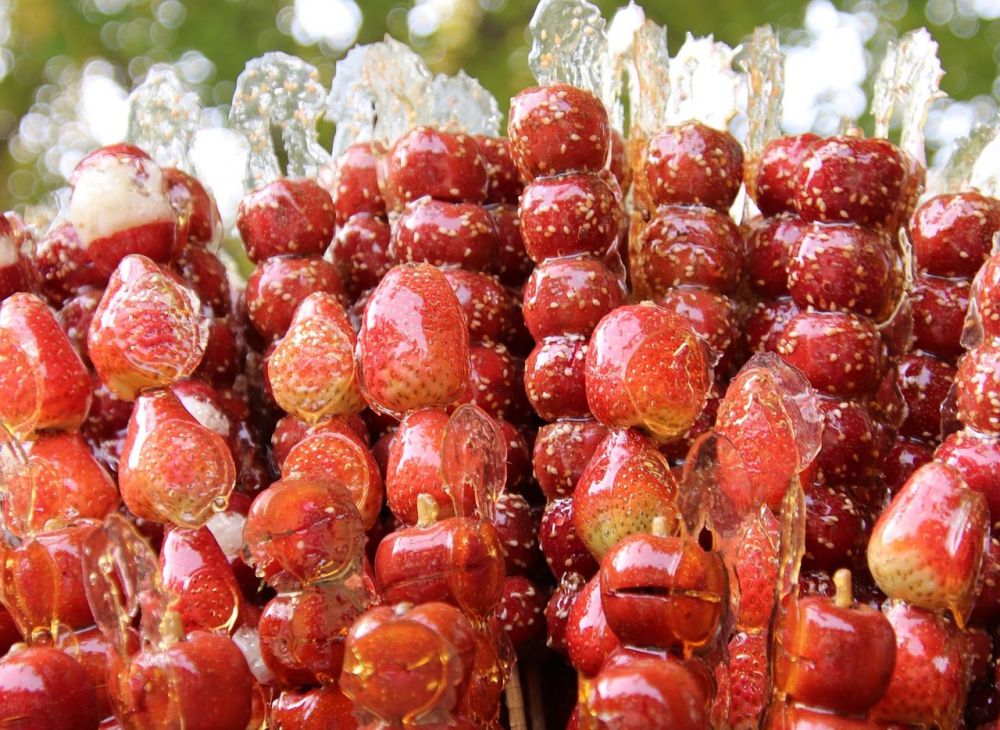 Resep Strawberry Tanghulu, Sate Buah yang Tren di Asia