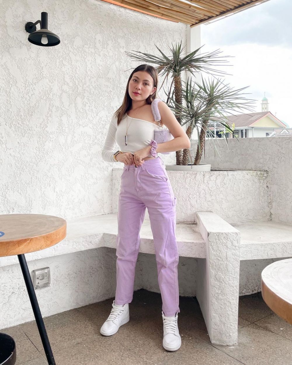 10 Outfit Hangout ala Haviza Devi Anjani, Modis dan Manis