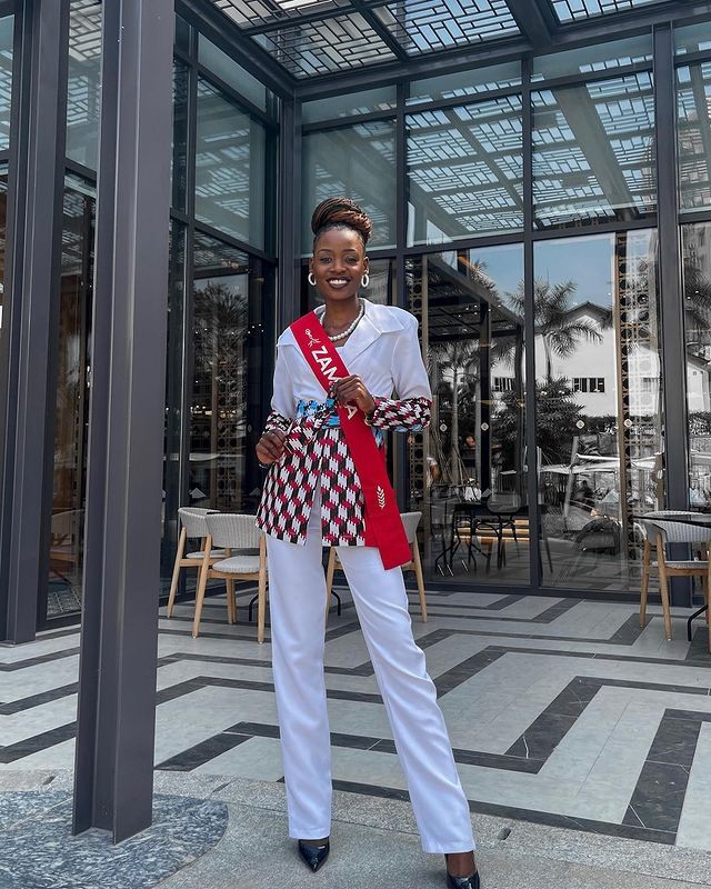 9 Potret Finalis Miss Charm 2023 di Sesi Interview