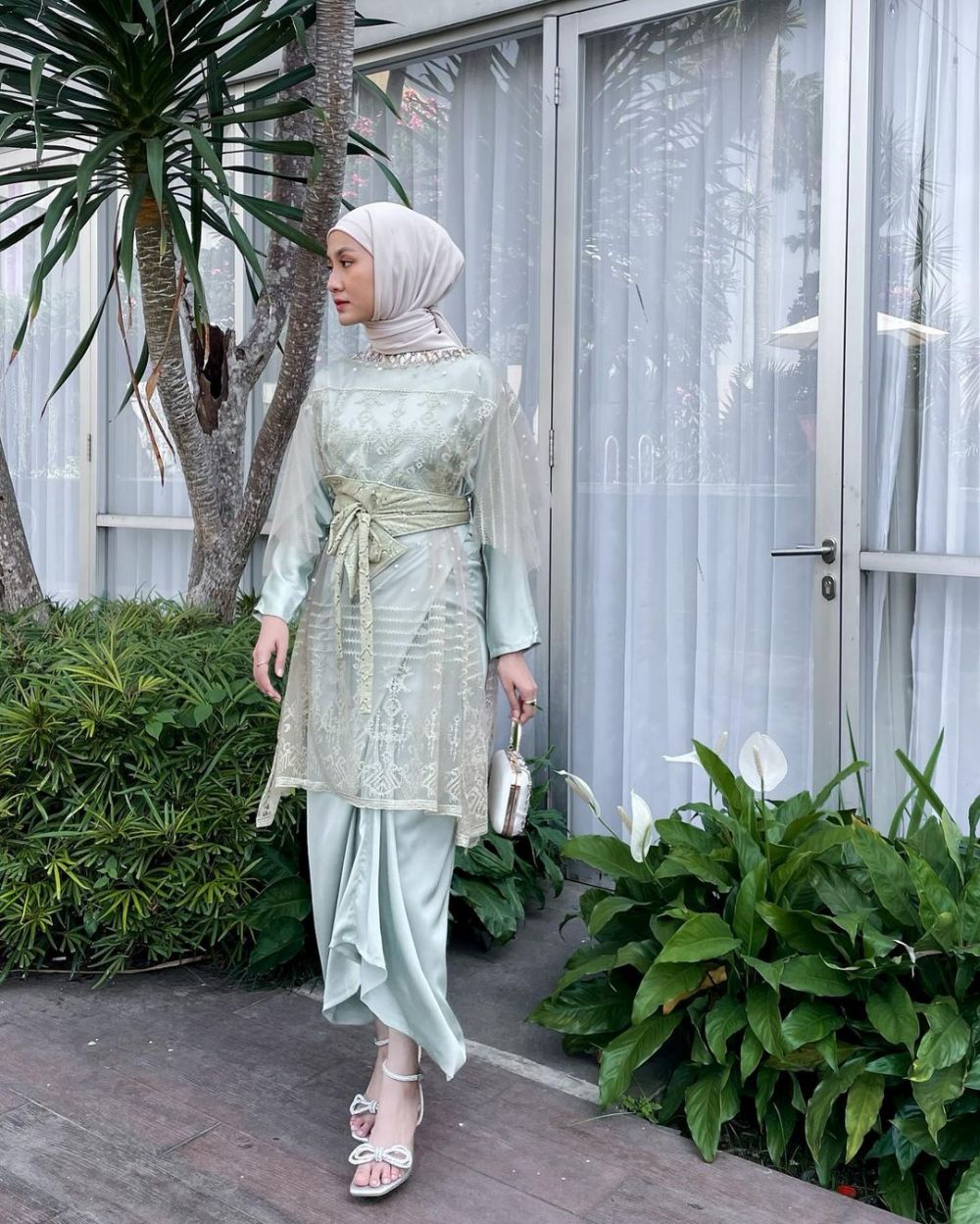 Kebaya Modern Elegan