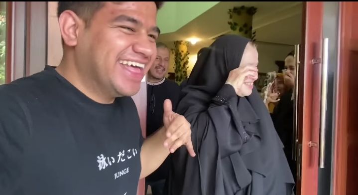 10 Momen Ibu Fadil Jaidi Pulang dari RS, Disambut Marawis! 10 Momen Ibu Fadil Jaidi Pulang dari RS, Disambut Marawis!