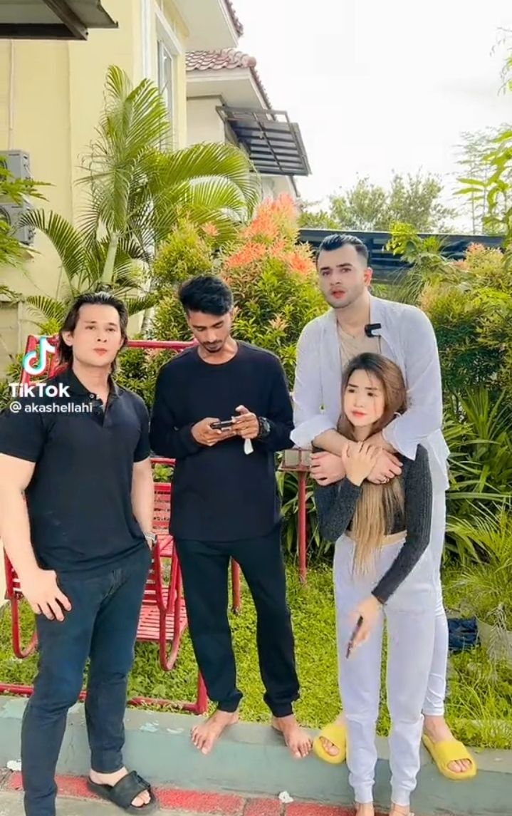 Viral Lamaran Ditolak, 10 Potret Terbaru Asib Ali makin Kece Viral Lamaran Ditolak, 10 Potret Terbaru Asib Ali makin Kece