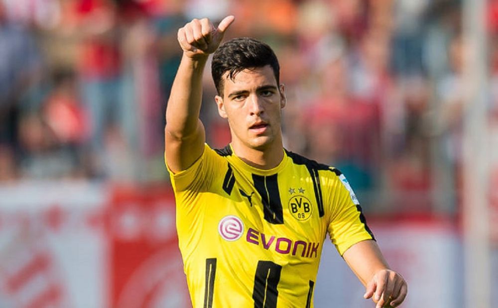 Potret Mikel Merino, Gelandang Tengah Andalan Real Sociedad