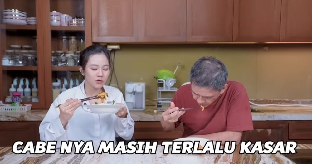 9 Potret Manis Kebersamaan Jessica Jane dan Papa, Bestie!