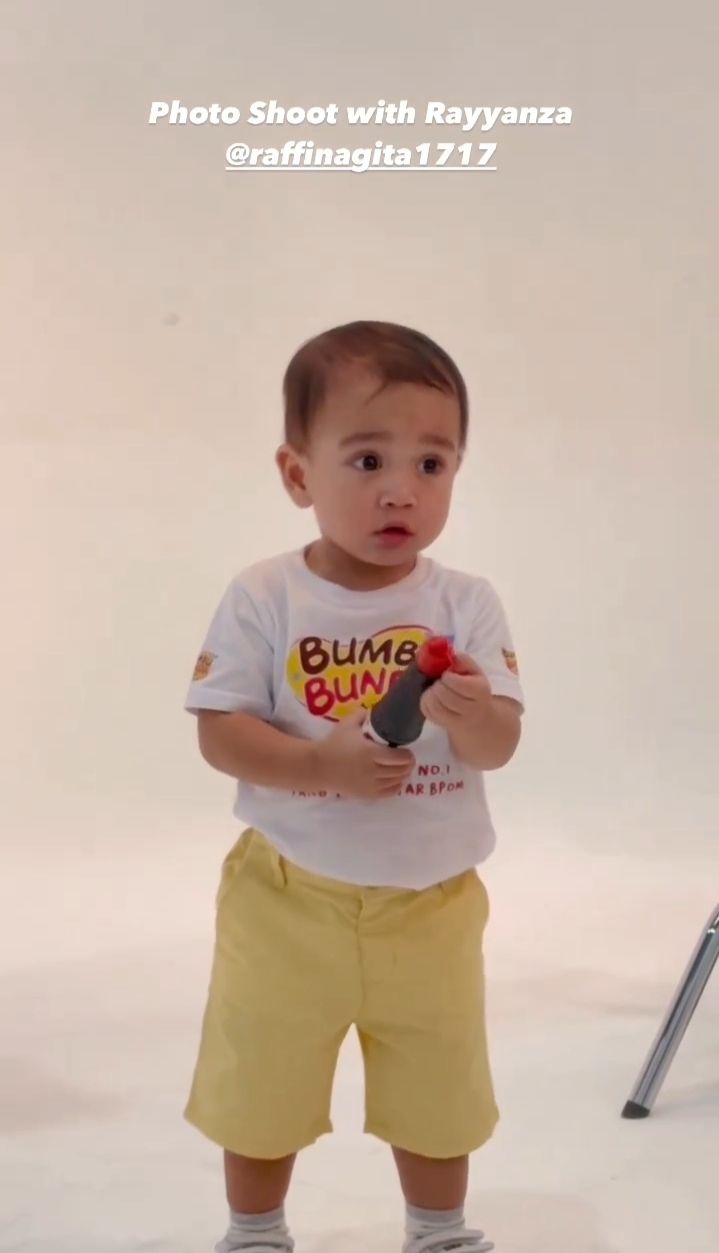 10 Photoshoot Rayyanza Jadi BA Produk MPASI, Kerja Keras!