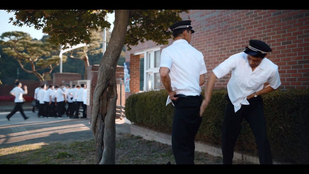 9 Momen Bromance Lee Du Hak dan Choi Chul Woong di Oasis