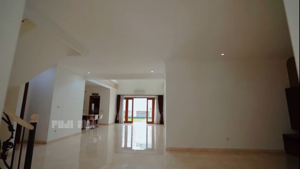 Rumah Baru Fuji yang Megah dan Luas