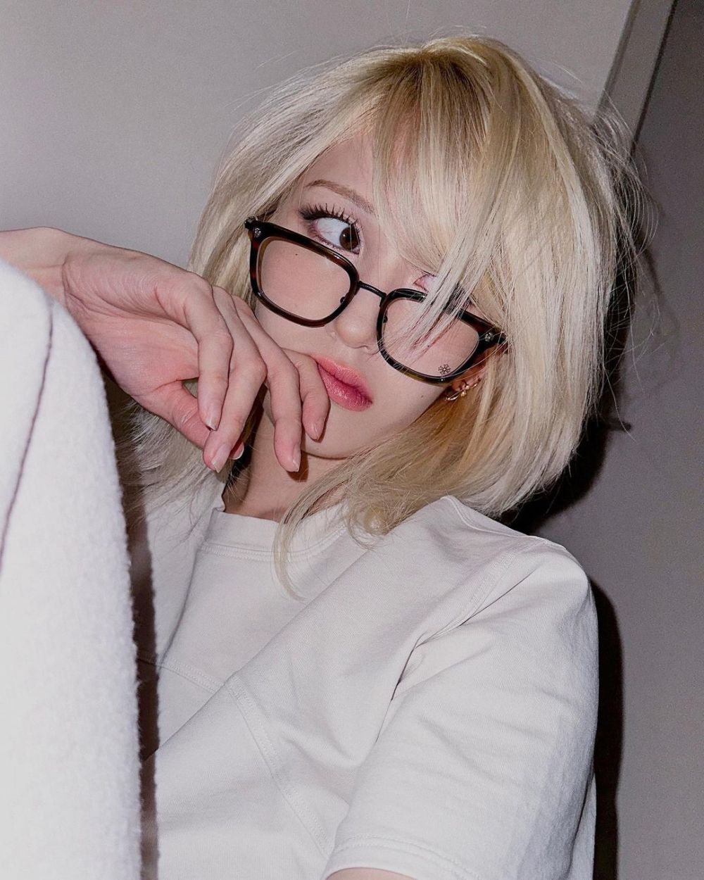 10 Potret Jeon Somi dengan Rambut Pendek, Cute Banget!