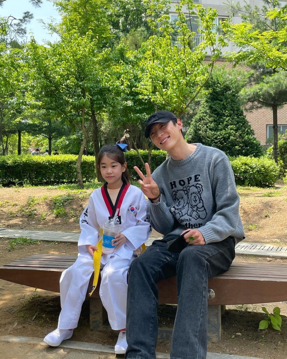 Shin Hyun Soo yang Beda dari Letnan Lee Duty After School